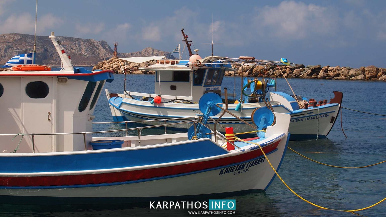 Guide to Finiki port in Karpathos | Informations with photos